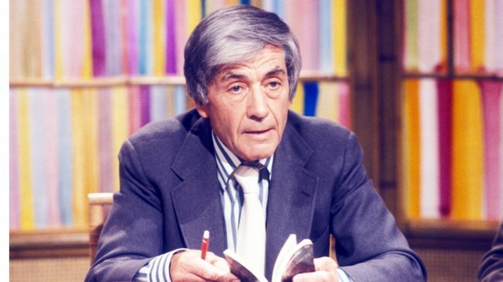 Obituary: Robert Kee - BBC News