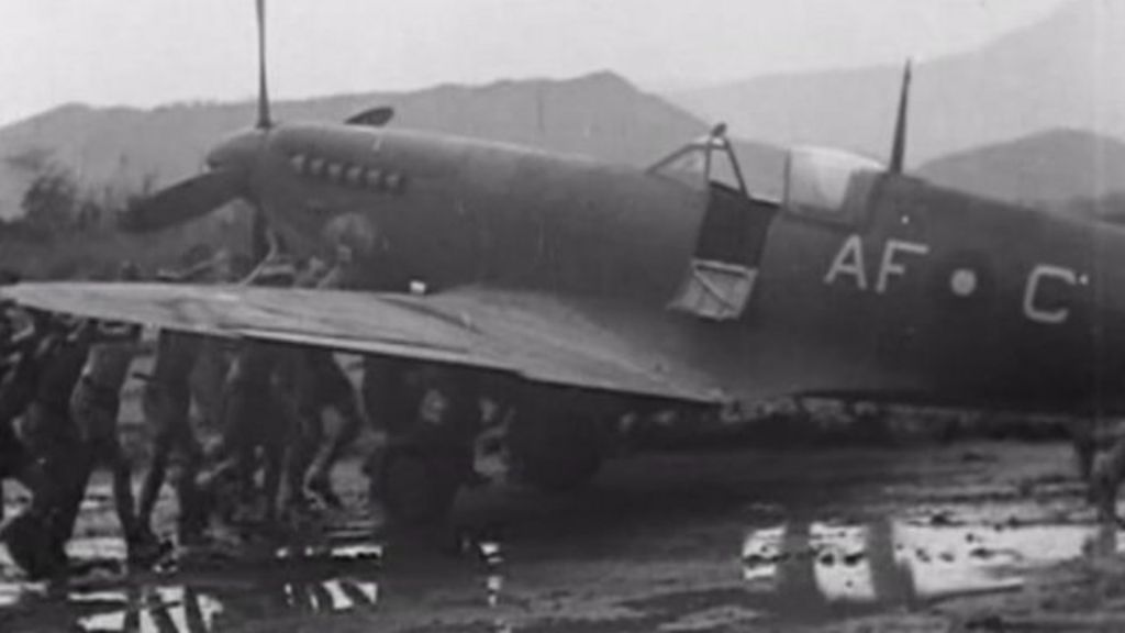 Burma Spitfire hunters discover crate - BBC News