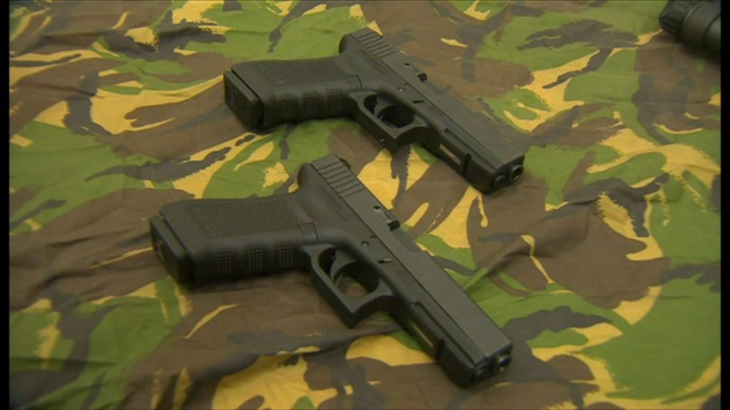 Glock 17 9mm pistol replaces Browning for UK forces - BBC News