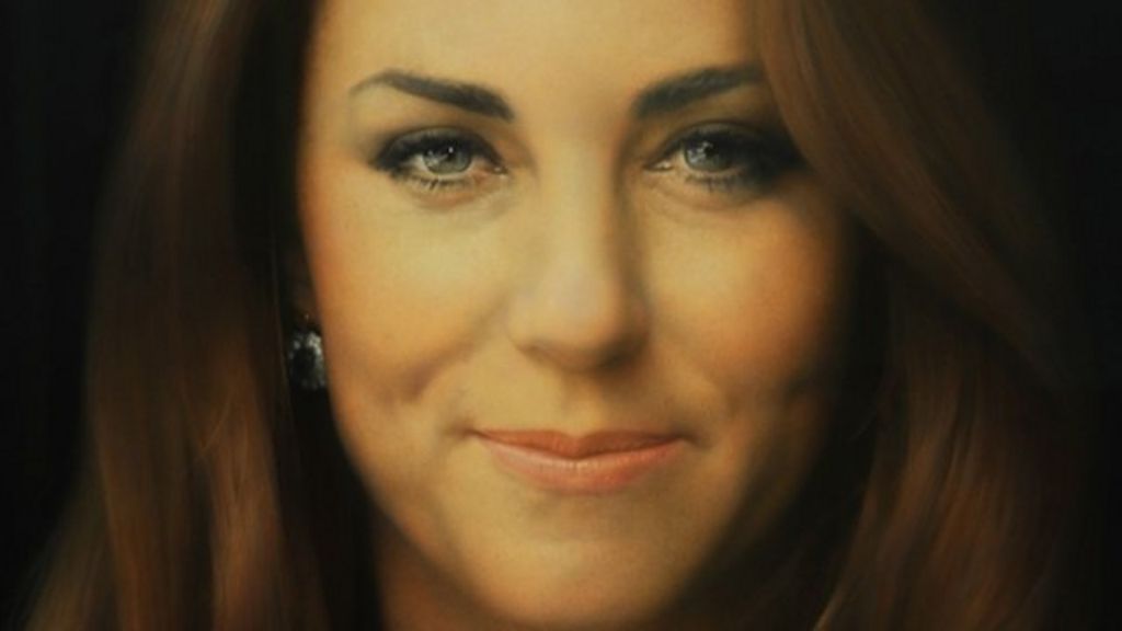 Kate portrait: Critic 'disappointed' - BBC News