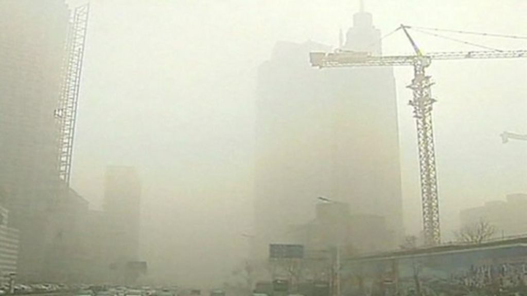 Chinese cities blanketed by thick smog - BBC News
