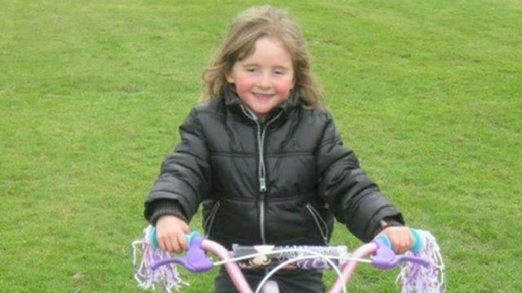 April Jones: Police to complete search next month - BBC News