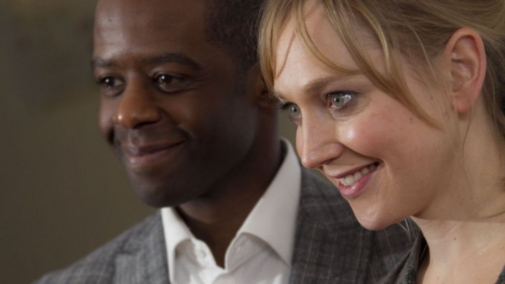 Adrian Lester named best actor at Critics' Circle Theatre Awards - BBC News