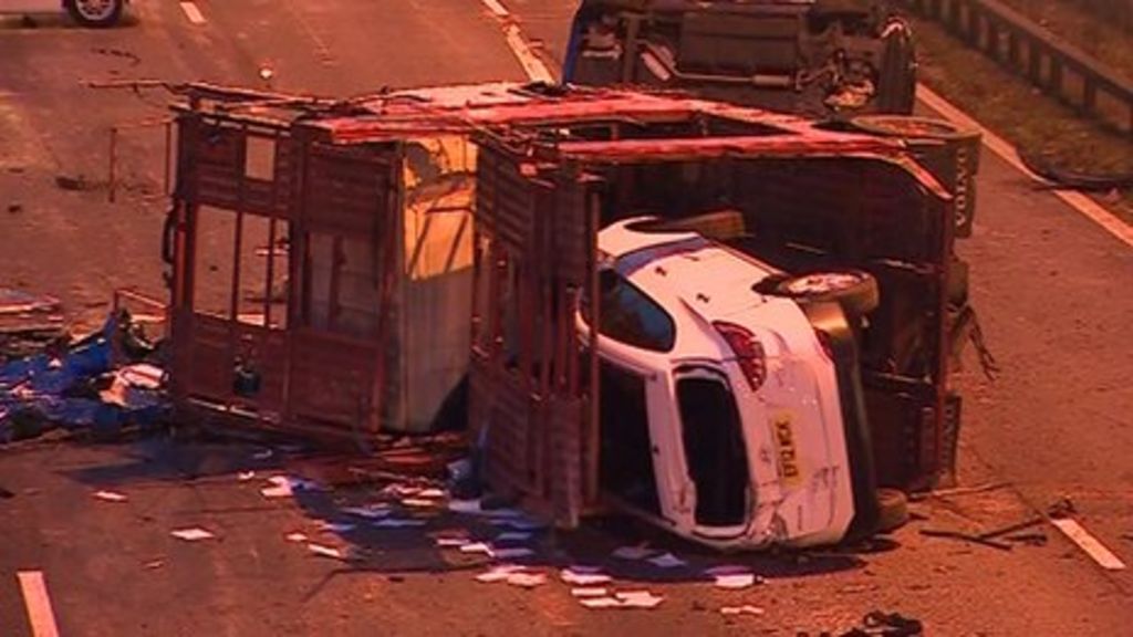 A2 closed near Gravesend after car transporter crash - BBC News