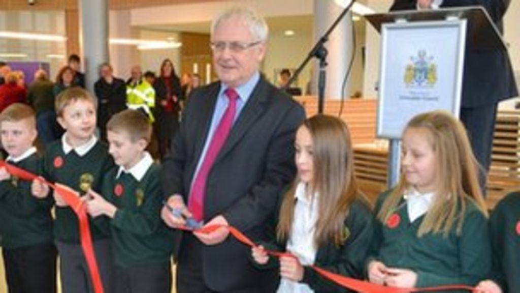 Doncaster Council staff move into new £20m office - BBC News