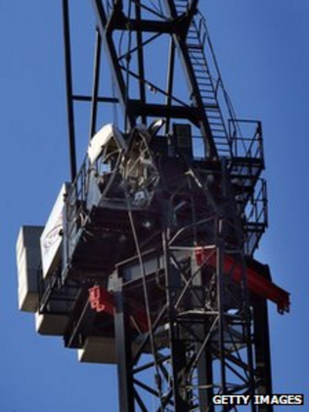 London helicopter crash: Crane driver feels 'lucky' he was late - BBC News