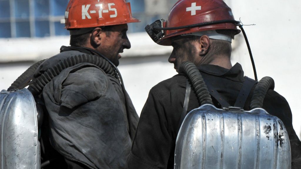 Four dead in Russia coal mine accident - BBC News