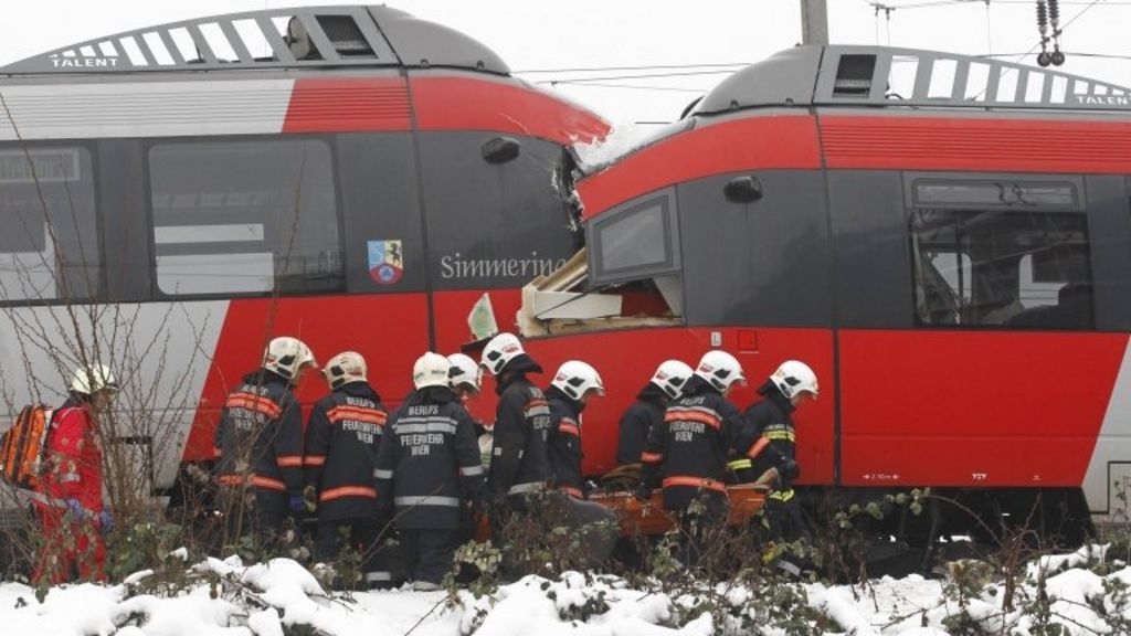 Austrian trains in head-on crash - BBC News