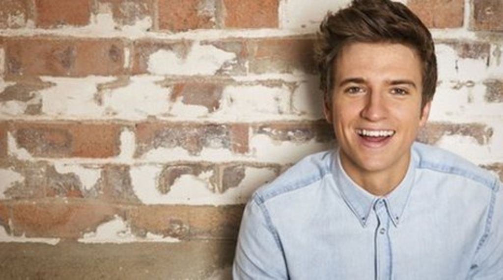 Greg James to take part in Comic Relief trek - BBC News