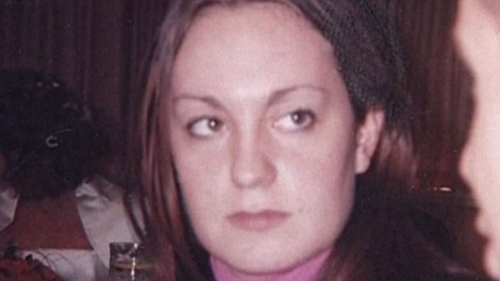 Rachel Manning murder trial jury visits golf course - BBC News