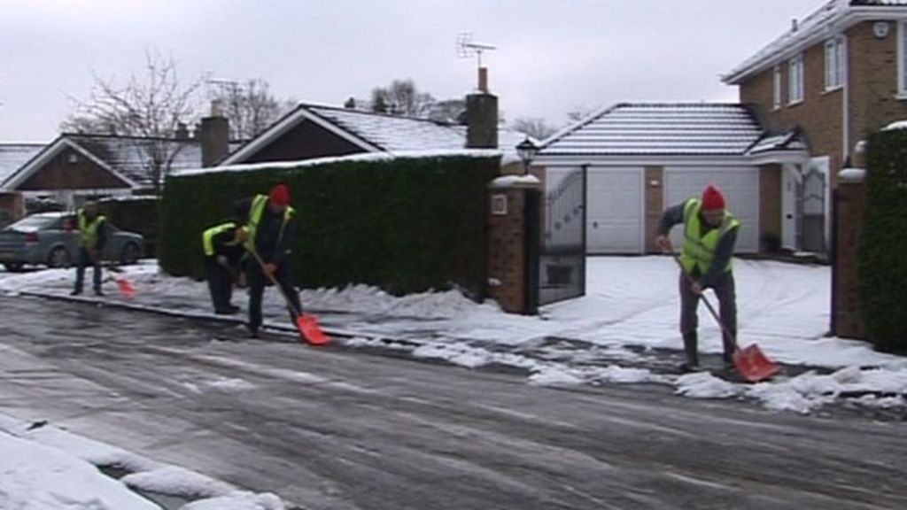 York snow wardens braced for more wintry weather - BBC News