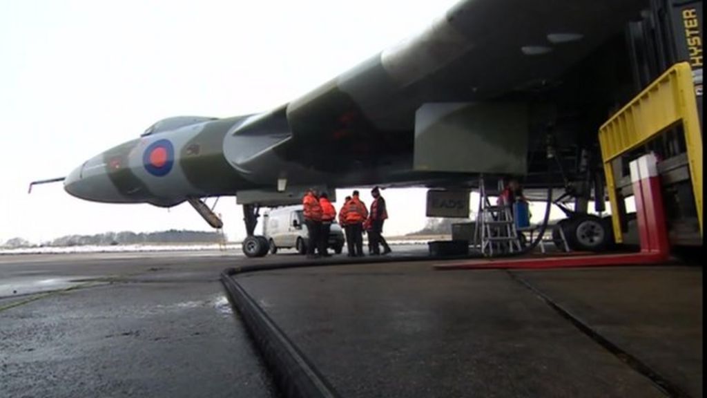 Engine tests for Vulcan bomber's final season - BBC News