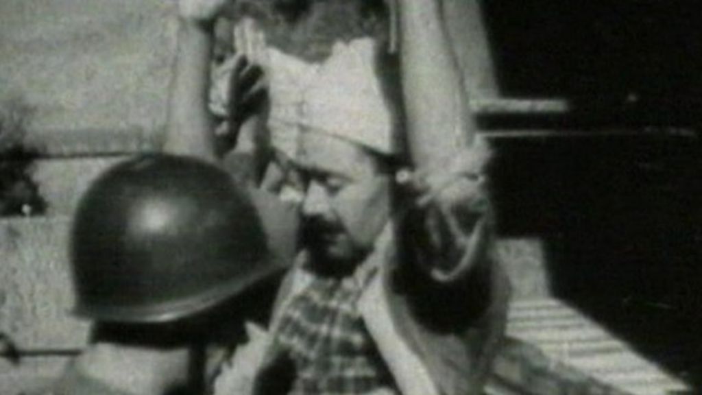 Algeria born into violence after independence - BBC News