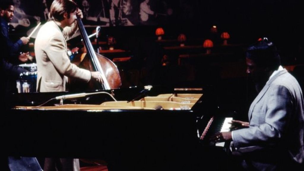 Worcester Jazz Club moves to Mondays - BBC News