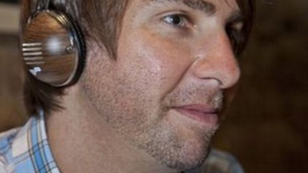 Fears that music volume limits 'could be ignored' - BBC News