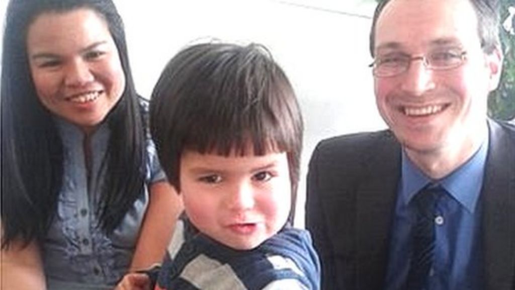 Thai alphabet YouTube boy Dylan Hall's millions of hits - BBC News