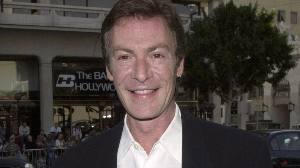 Buffy the Vampire Slayer actor Robin Sachs dies aged 61 - BBC News