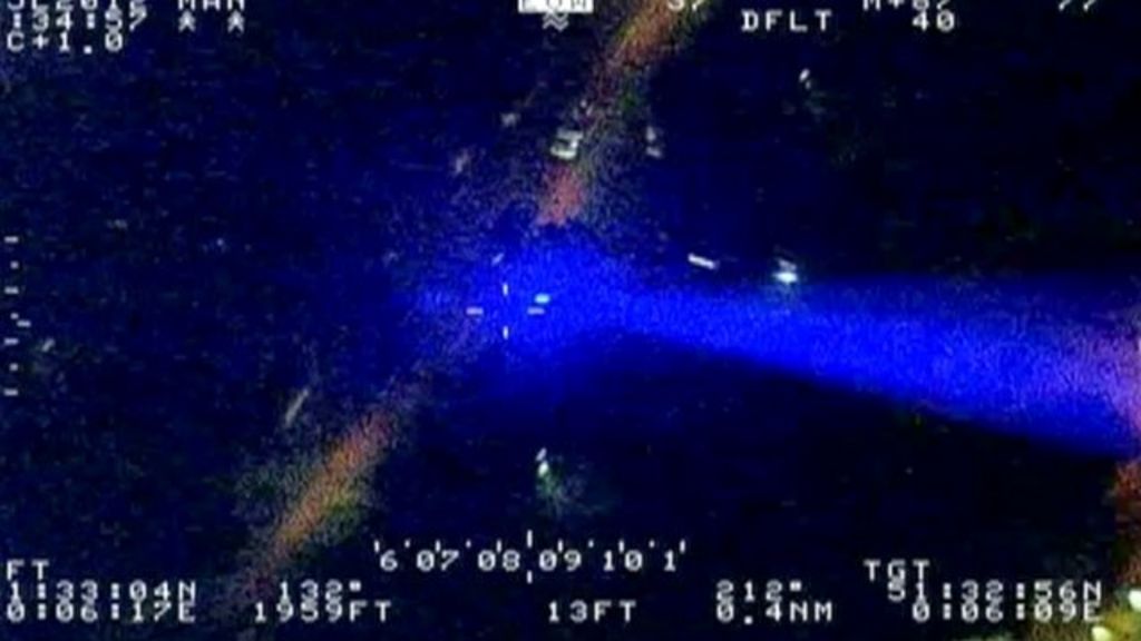 Rise in laser pen attacks on airline pilots over London - BBC News
