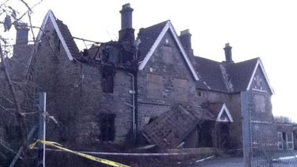 Somerset fire damages derelict Butleigh Hospital site - BBC News