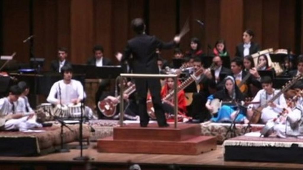 Afghan youth orchestra to play at iconic US venues - BBC News