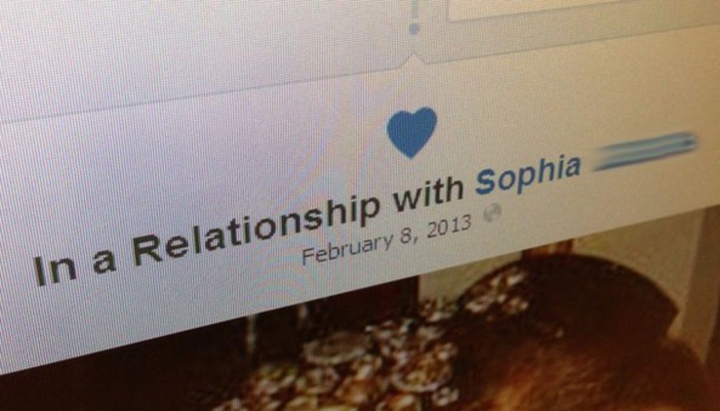 Fake girlfriend: I paid for make-believe love on Facebook - BBC News