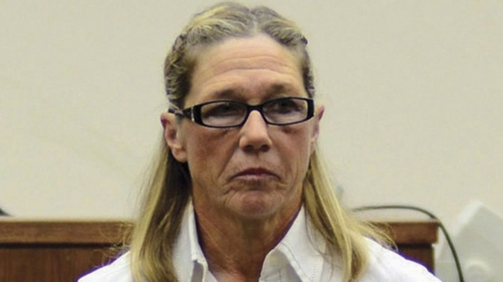 Rita Crundwell jailed for $53m theft from Dixon, Illinois - BBC News