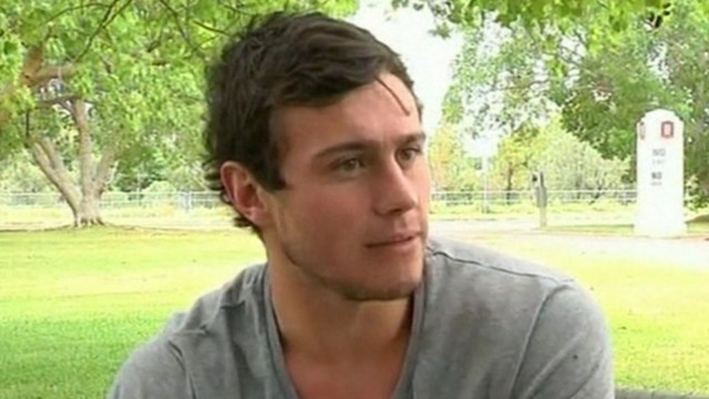 Australia: Teenager lost in outback speaks about ordeal - BBC News