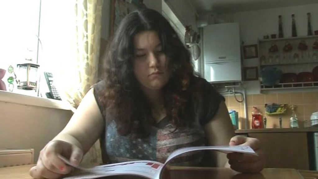 Poor pupils feel impact on learning - Save the Children - BBC News