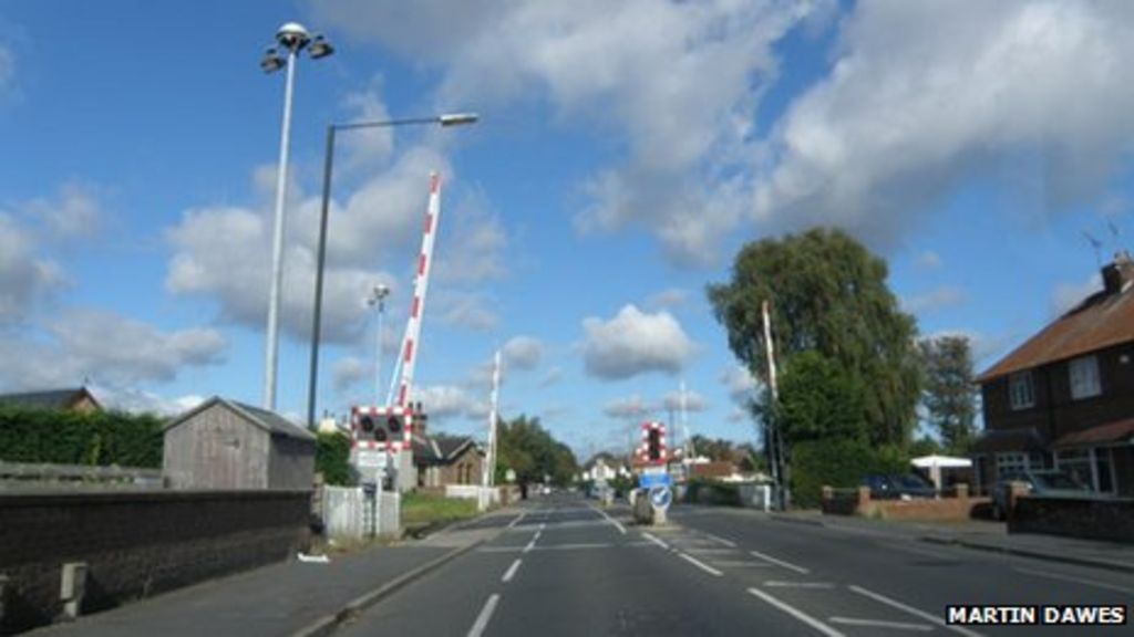 New Haxby train station funding bid - BBC News
