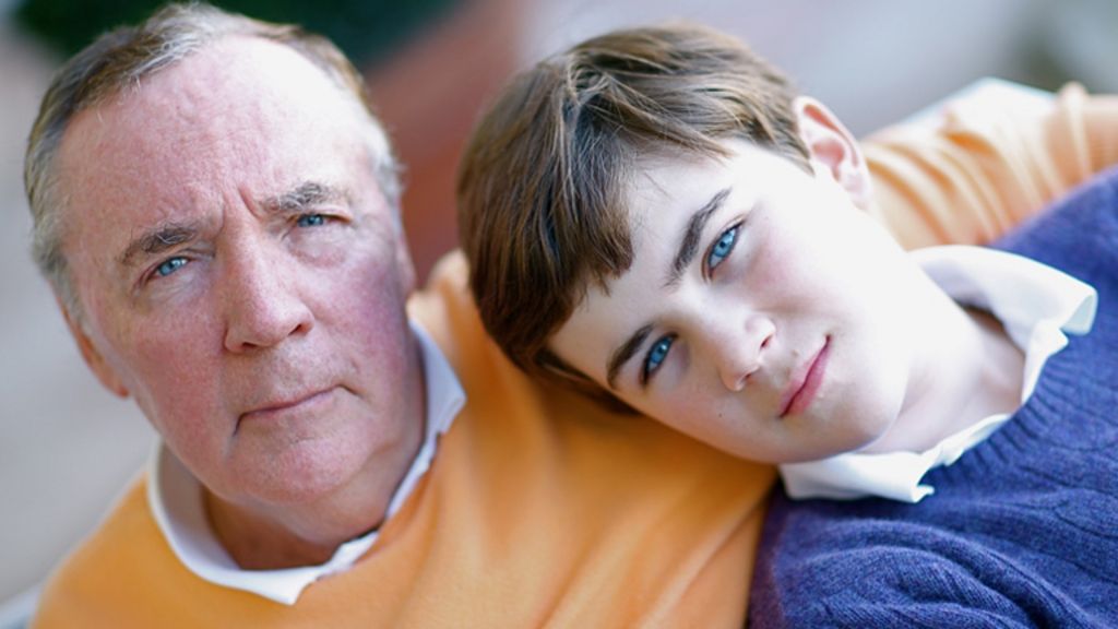 James Patterson urges more dads to read to children - BBC News