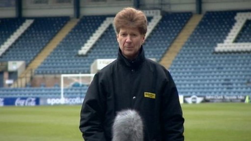 BBC reporter Jim Spence has bad hair day - BBC Sport