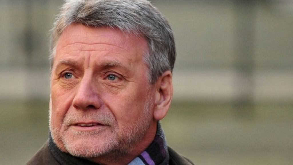 Neil Wallis: Hacking arrest was 'terrible ordeal' - BBC News