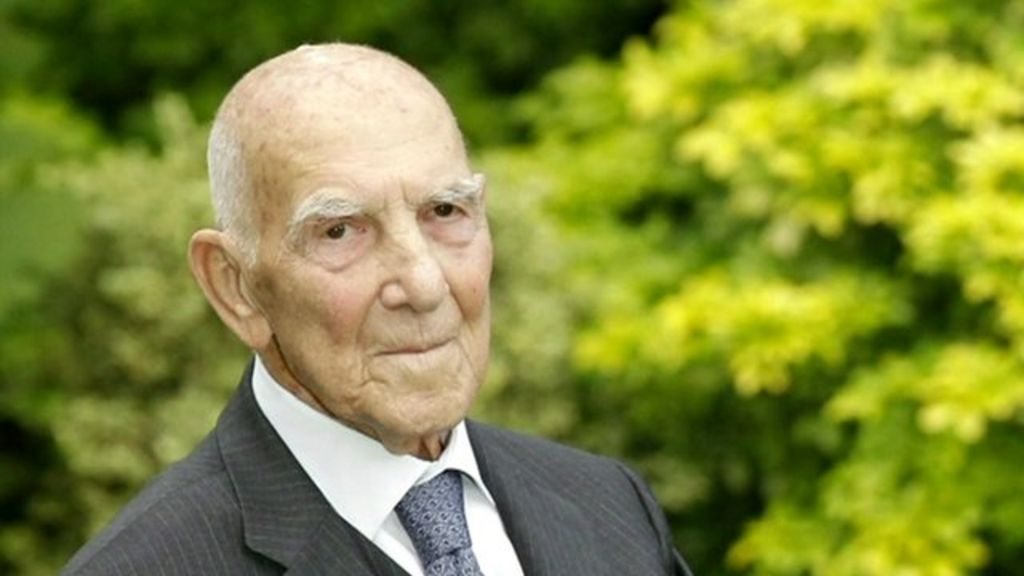 Inspirational French writer Stephane Hessel dies at 95 - BBC News