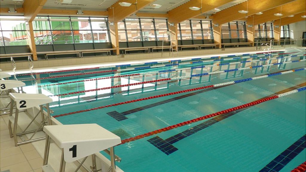 Bridgwater's £6.3m swimming pool opens to the public - BBC News