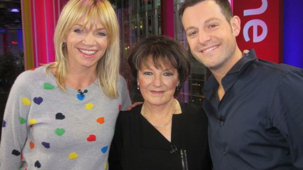 Delia Smith: TV cooking should teach not just entertain - BBC News