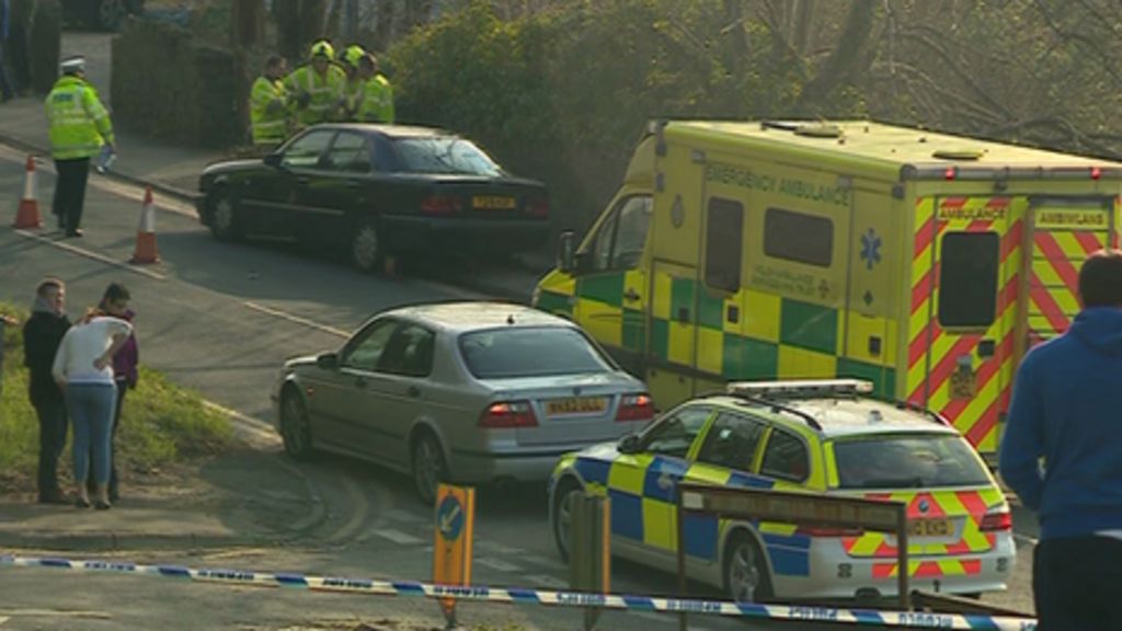 Port Talbot car crash: Mother and baby boy badly hurt - BBC News