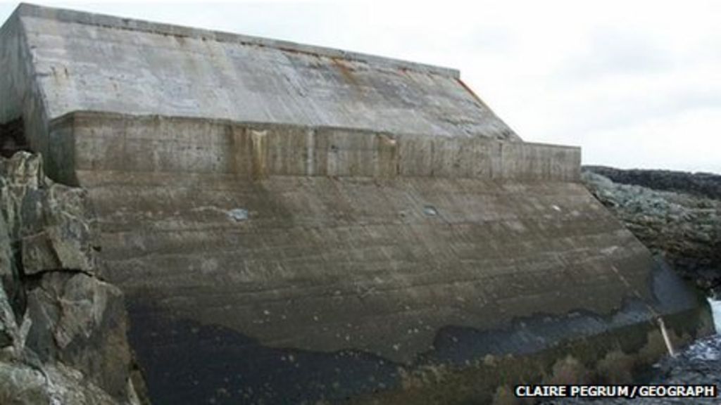 Scotland's first wave firm, Wavegen, in trouble - BBC News