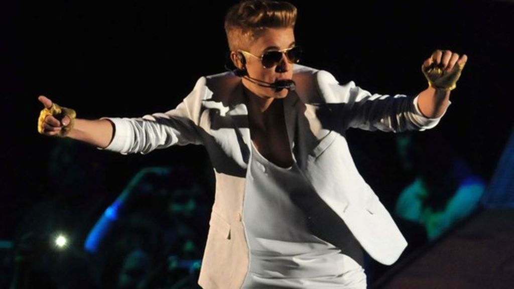 Bieber Apologises For Late Show Bbc Newsround