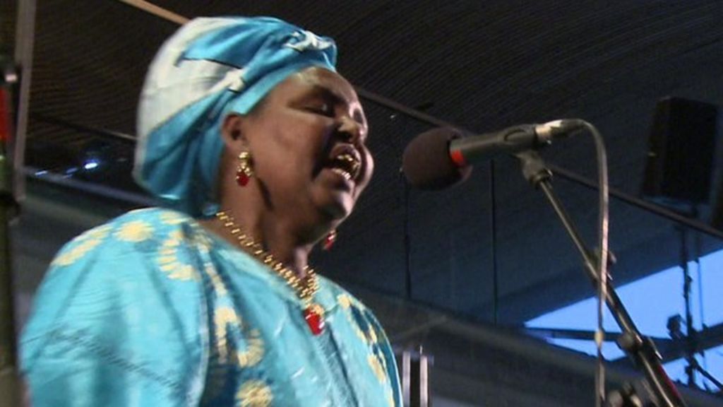 Welsh Somali discover their roots at Cardiff festival - BBC News