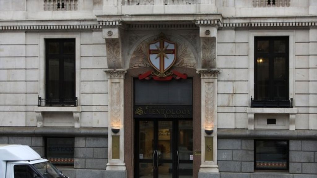 Ex-scientologist: I was brainwashed - BBC News