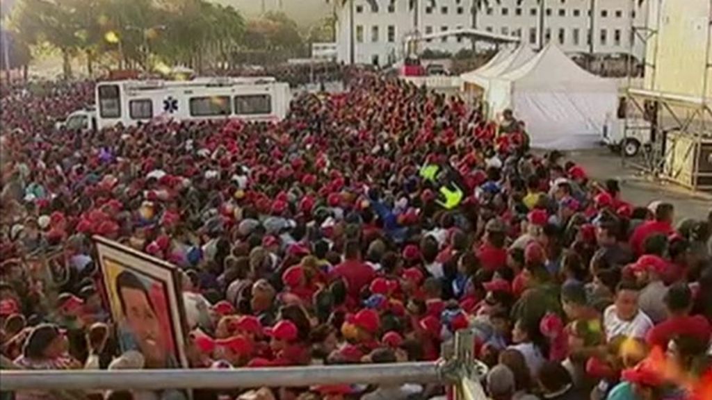 Hugo Chavez funeral: Crowds gather at military academy - BBC News