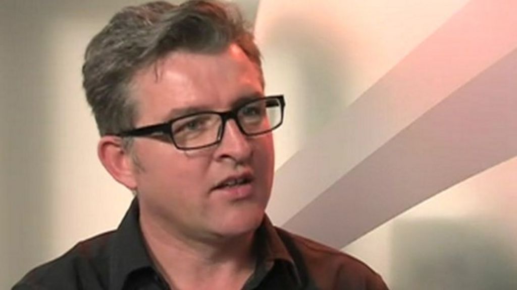 Mobile advertising like 'a favourite magazine' - BBC News