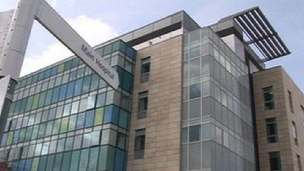 Peterborough City Hospital PFI cost threat to Trust - BBC News