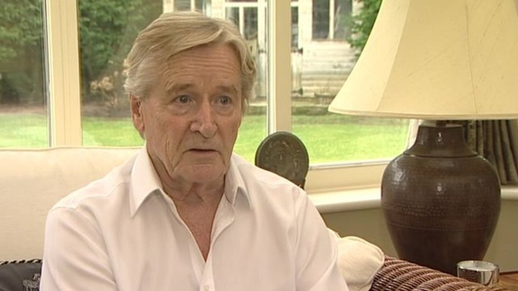 Actor William Roache 'sorry' over sex abuse comments - BBC News