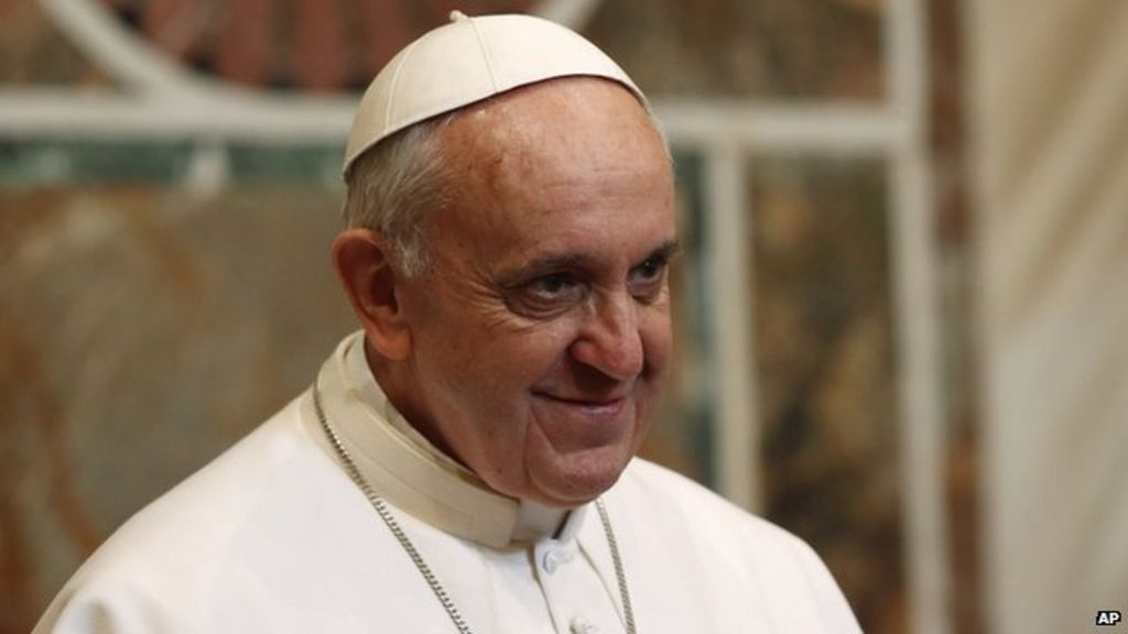 Pope Francis brings simple style to papacy - BBC News