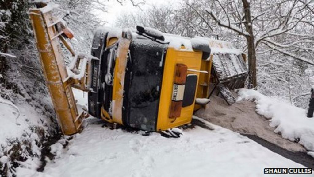 Shropshire gritting lorries overturn while treating roads - BBC News