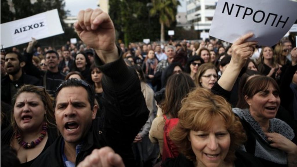 Cyprus bank crisis: Workers threaten Thursday strike - BBC News