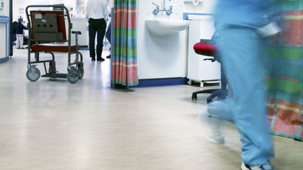 Care regulator 'ignored hospital concerns' - BBC News