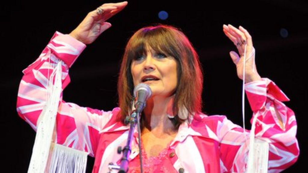 Sandie Shaw: finance a 'barrier' for new artists - BBC News