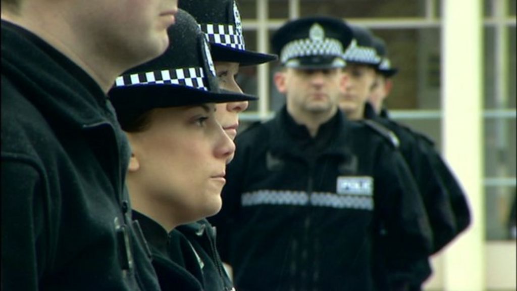 Scots police merger 'sets example' - BBC News